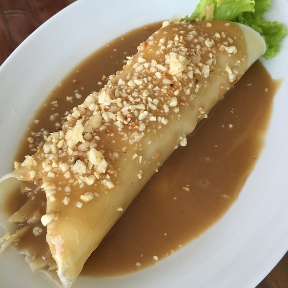 RECIPE OF THE DAY: LUMPIANG UBOD A Pinoy food feast will