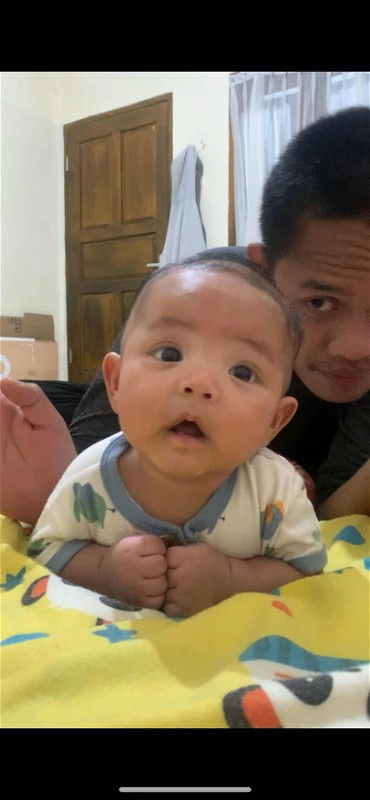 Kepala peyang Halo bu ibu salam sehat ya, kepala anakku bayi