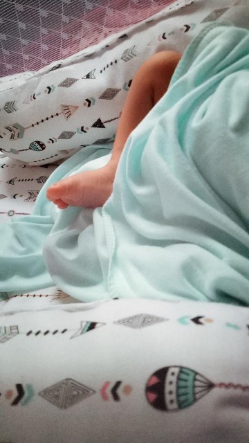 Moms mau nanya dong,,body care untuk new born yang bagus apa