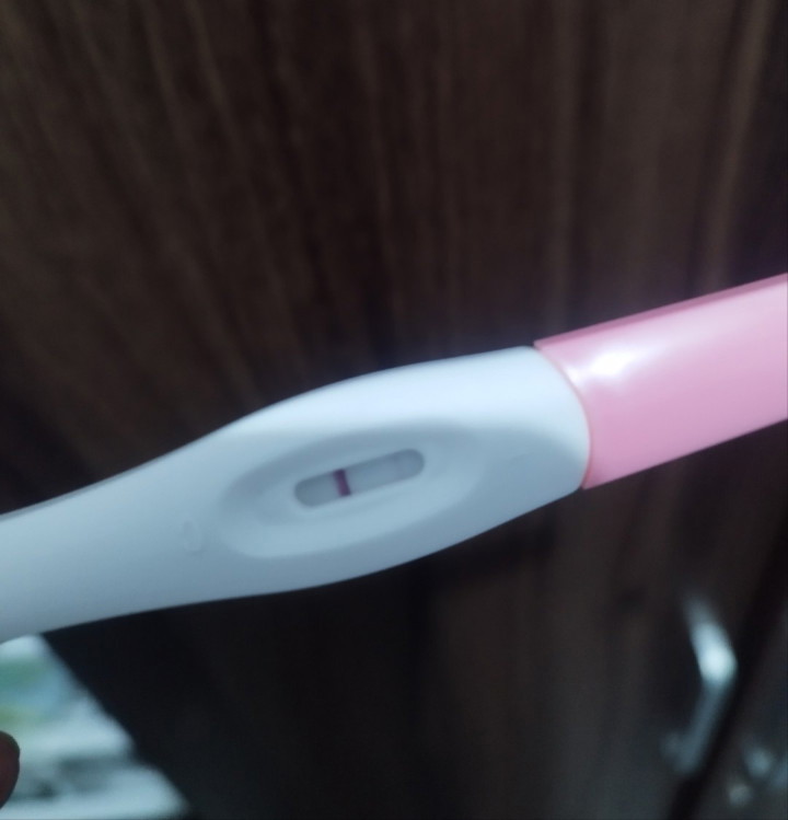 Pregnancy Test PT Result po faint line yung isa pong line, p