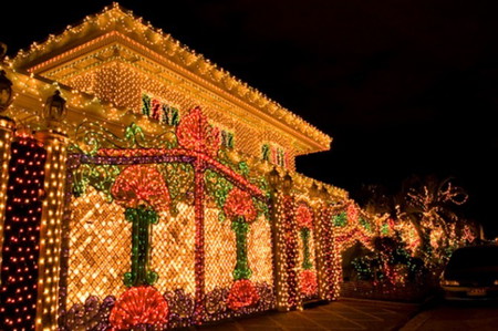 The Brightest and Prettiest Places to Enjoy Christmas in Manila