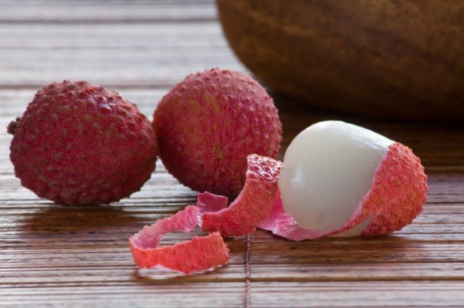Moms, Beware! Giving Lychee Can Harm Your Children