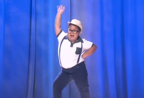 7-Year-Old Balang in Latin show Que Noche (What a Night!)