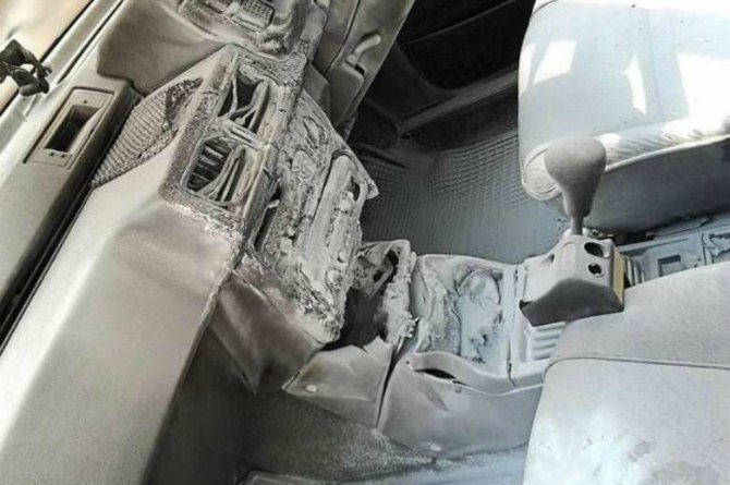 Power Bank Left Inside the Car Explodes and Bursts Into Flames