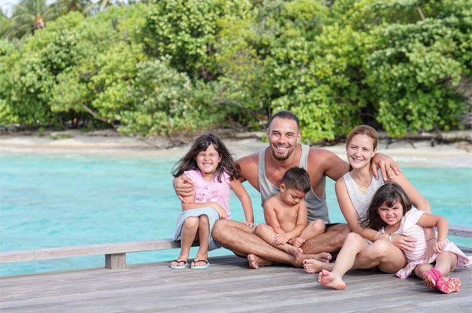 Team Kramer Gets Sun-Kissed In Maldives - theAsianParent
