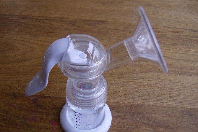 Important Breast Pump Information All New Moms Need To Know