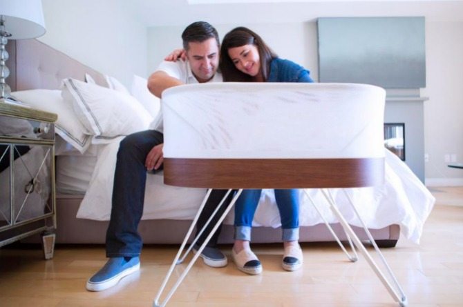This Robot Crib Automatically Soothes & Rocks Your Crying Baby To Sleep