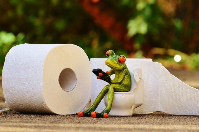 5 Ways To Avoid Embarrassment By Covering Up That Poop Smell