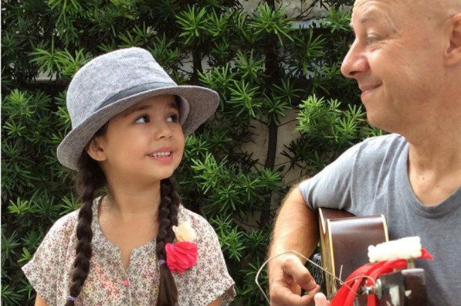 WATCH: "Mini Taylor Swift" Xia Vigor Singing With Her Daddy