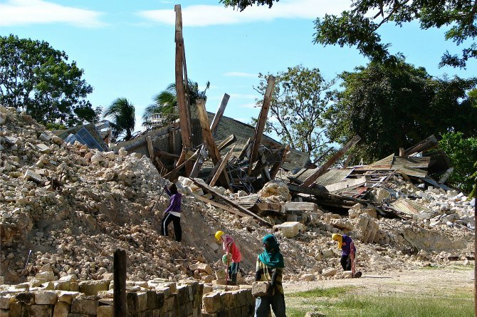 Teachers Traumatized After Surigao Earthquake - theAsianParent
