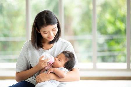 Good Latch Breastfeeding: 8 Signs That Your Baby Is Latching Well