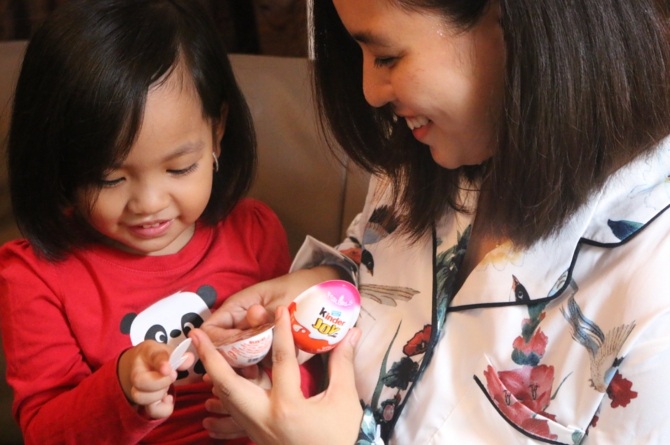 Kinder Joy Toy And App: Teaching Kids Educational Playtime!