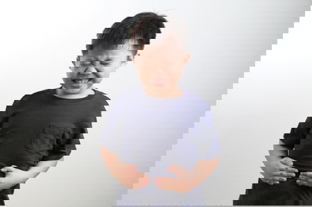 Bulate Sa Tiyan: Sanhi, Sintomas, Home Remedy at Gamot Para Dito