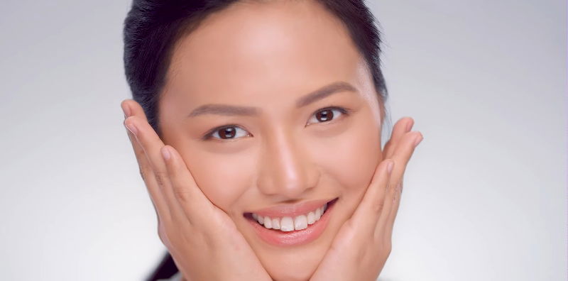 Say hello to crystal bright mochi-mochi skin with Hada Labo Shirojyun