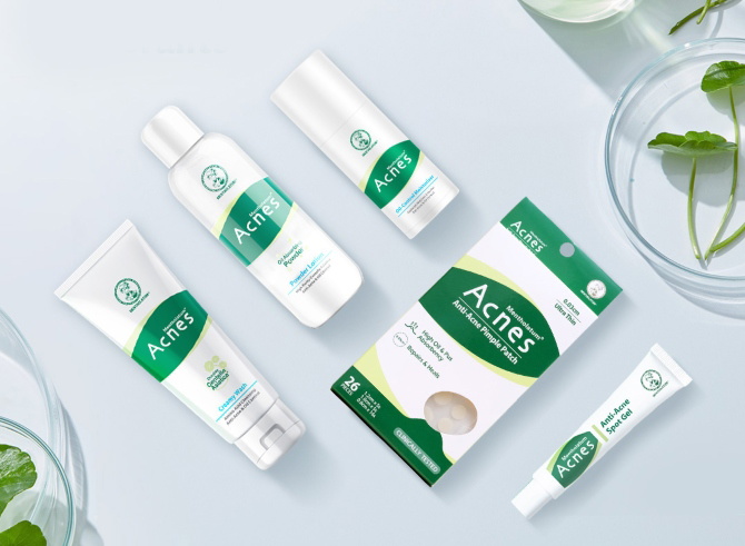 What’s your Acnes journey? These young content creators get real about acne