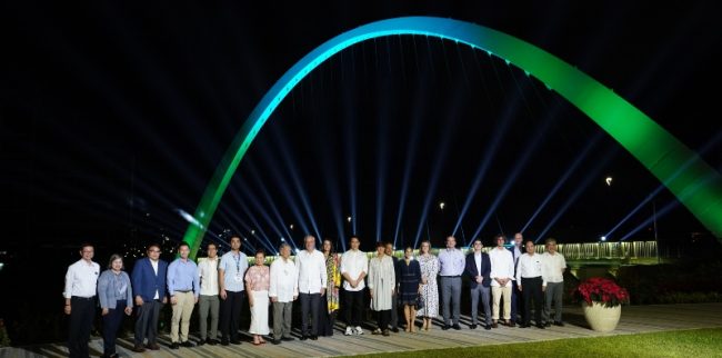AYALA LAND, INC. and ETON PROPERTIES PHILIPPINES, INC. Unveil Parklinks ...