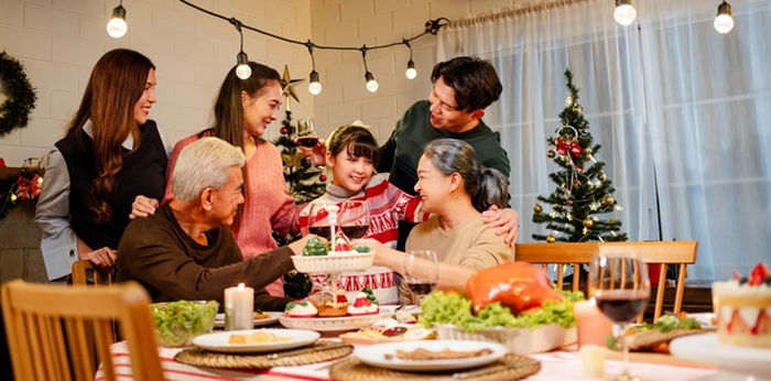 Navigating Family Dynamics During Holidays: Keeping the Peace
