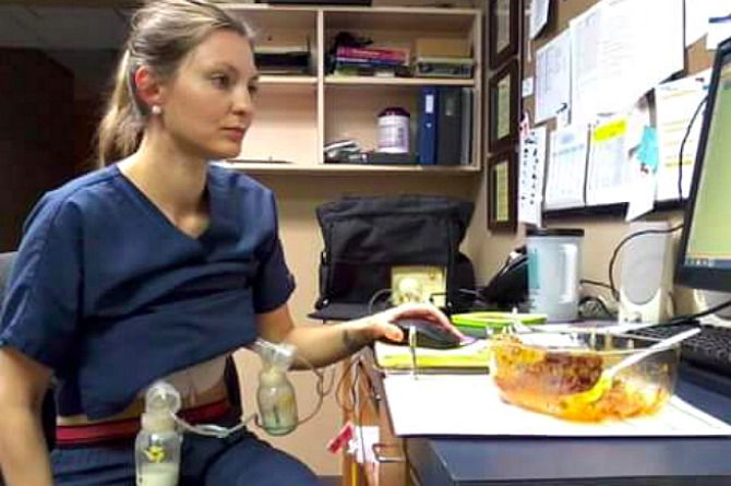 This Photo Proves Nursing Mums Are The Best Multitaskers Alive