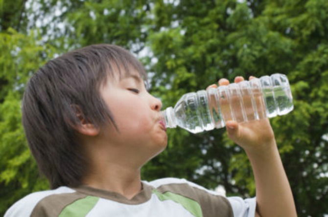 Recommended water intake for preschoolers - how much should kids drink