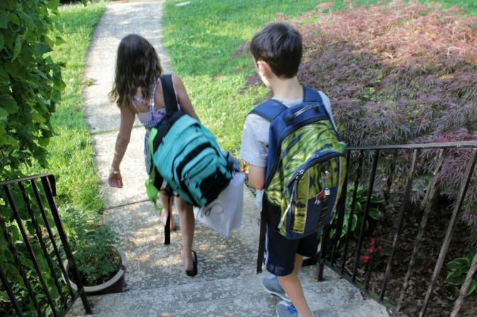 5 Backpack Safety Tips All Parents Need to Remember