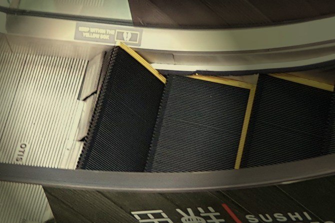 Baby In Stroller Narrowly Escapes Escalator Accident In Singapore!