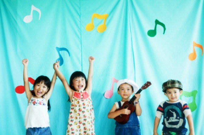 Why Parents Should Introduce Music To Their Children