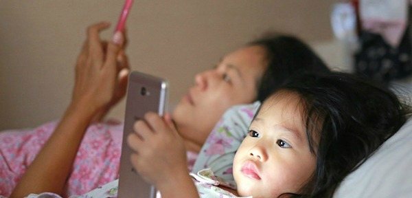 Children adopt bad sleeping habits from parents. Here’s what you can do