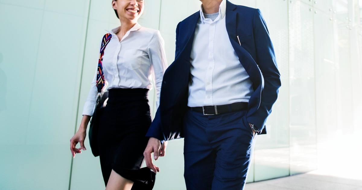 Dating Your Boss: Is It A Bad Idea? 4 Experiences Shared