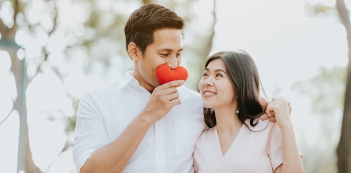 10 Simple Ways To Put A Smile On Your Wife's Face Happy Every Day