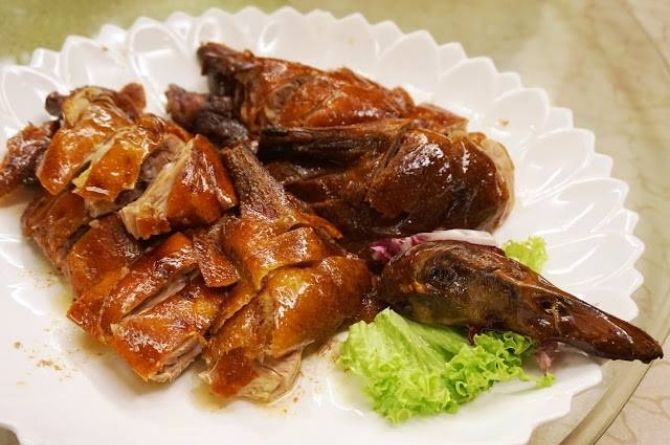 Flaming Chicken & Other Sizzling Dishes You Can Enjoy In Singapore