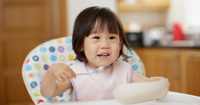 How To Teach Baby To Feed Himself With Spoon & Other Cutlery