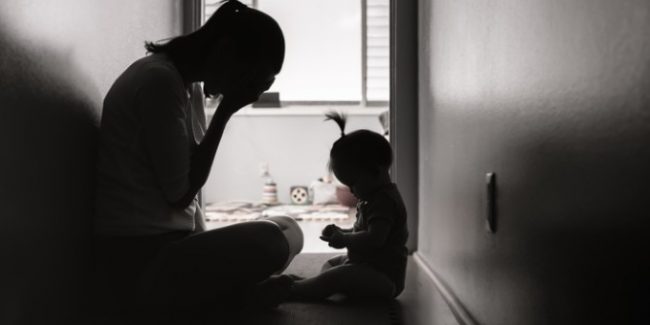 How To Deal With Postnatal Depression: Study Says Peer Support Helps
