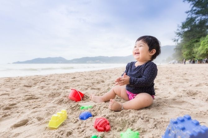 How To Stop A Child From Eating Soil: Mum Allows Baby To Eat Soil, Dirt