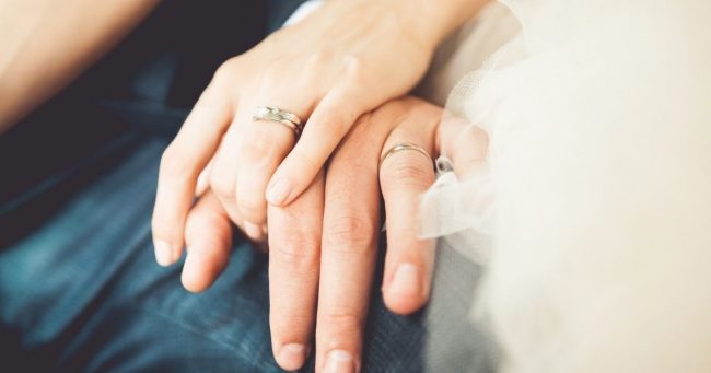 Marriage Decline 2020: Fewer Marriages & Divorces Since Pandemic