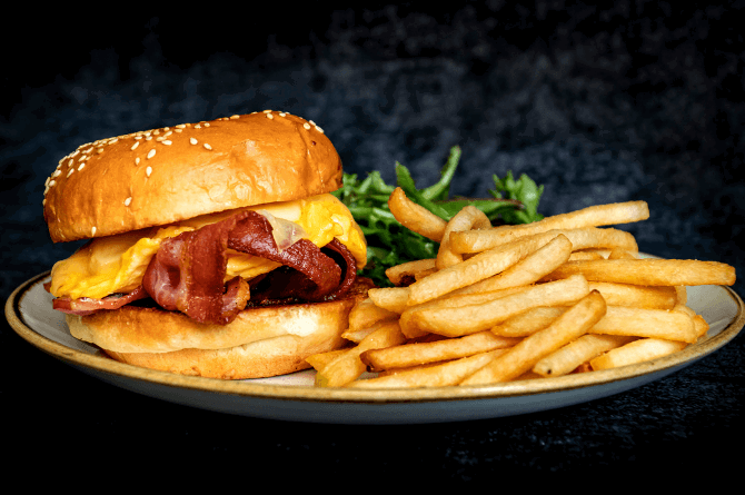 Oriole Coffee + Bar: Enjoy A Festive Dinner With The Entire Family!