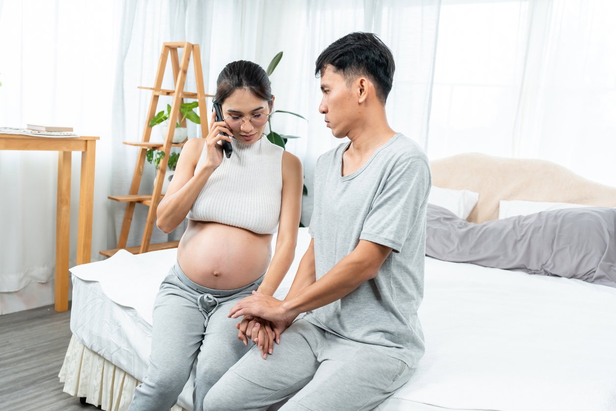 Signs of Labour: What to Look Out For and What to Do When It Starts