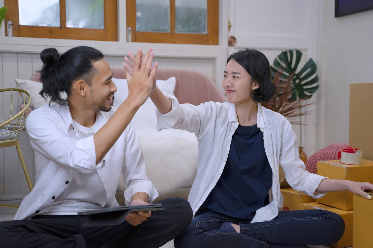 Powerful Ritual to Stay on the Same Page with Your Spouse