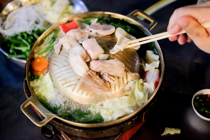 16 Ultimate Destinations for Mookata Lovers in Singapore