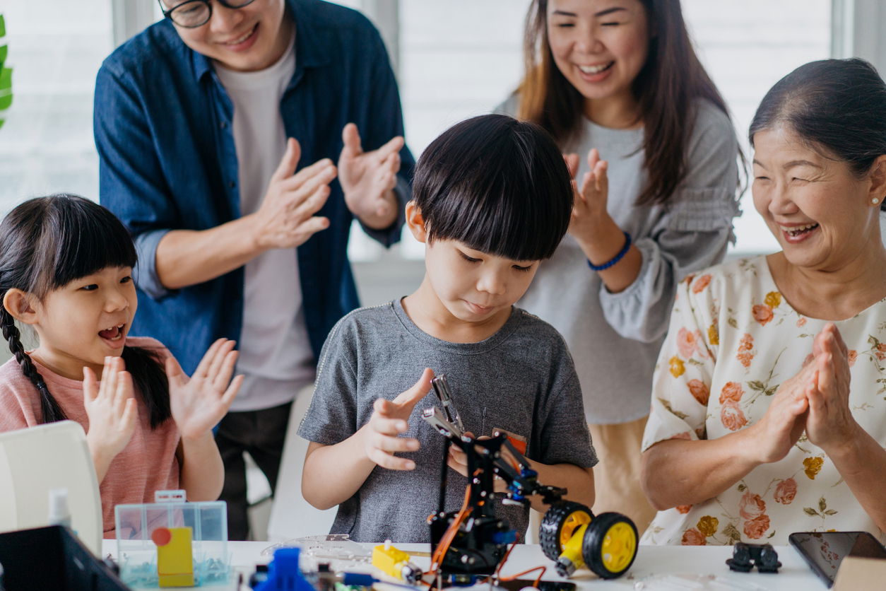 The Art of Praising Children: Boosting Motivation and Positive Behavior