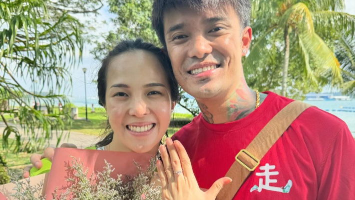 Simonboy Finally Puts a Ring on It, Suprises Chloe Eong an Engagement