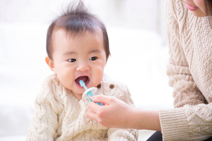 Teething Milestones: What to Expect and When to Call the Doctor