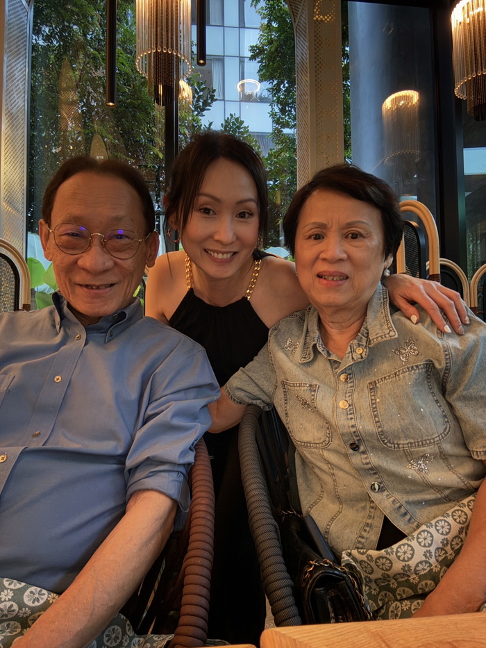 She Calls Her Dad the Real-Life 'Gwan-sik' of Singapore