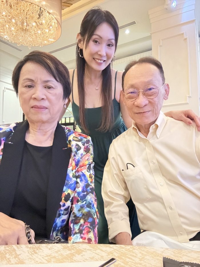She Calls Her Dad the Real-Life 'Gwan-sik' of Singapore