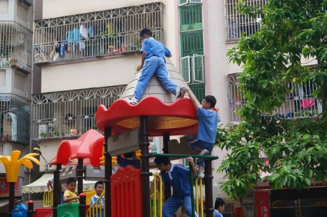 Bad Childcare Centre: 10 Warning Signs Of A Bad Childcare Centre