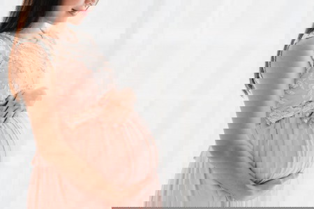 5 Cara Berkomunikasi dengan Janin yang Perlu Diketahui