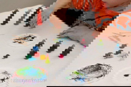 25 Mainan DIY Kreatif yang Mudah Agar Anak Tak Bosan di Rumah