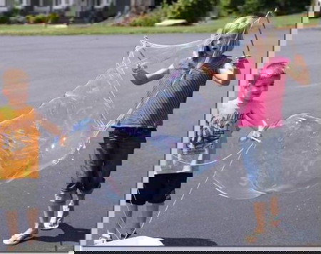 25 Mainan DIY Kreatif yang Mudah Agar Anak Tak Bosan di Rumah