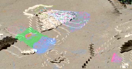 25 Mainan DIY Kreatif yang Mudah Agar Anak Tak Bosan di Rumah