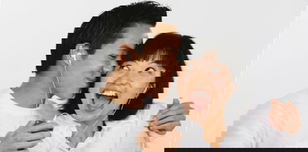 7 Tanda Suami Sayang Istri, Bunda Wajib Tahu!