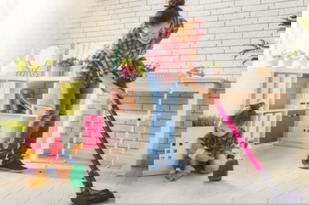 6 Tips Mengajarkan Anak Menjaga Kebersihan, Cek Parents!